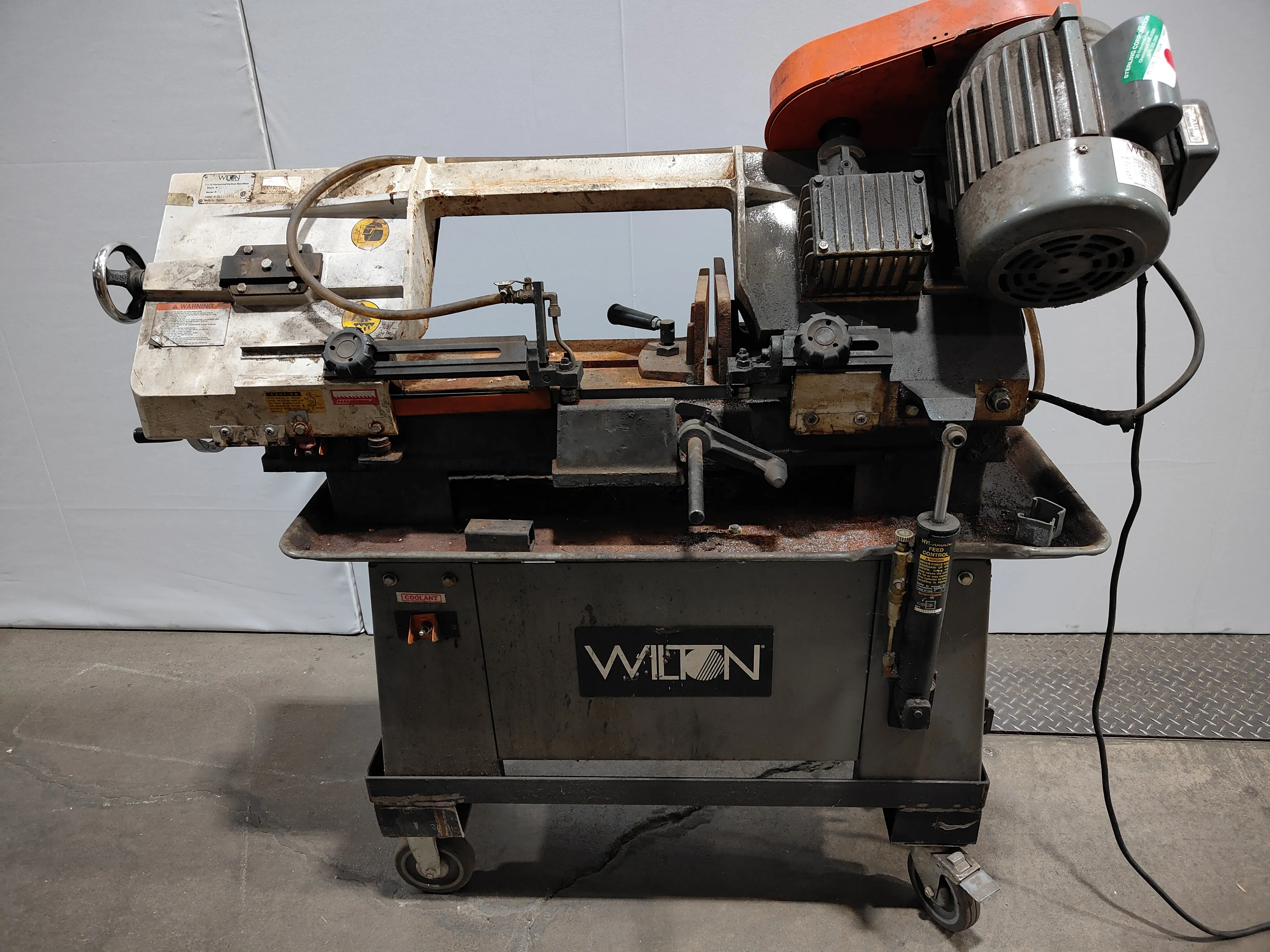 Bandsaw horizontal store